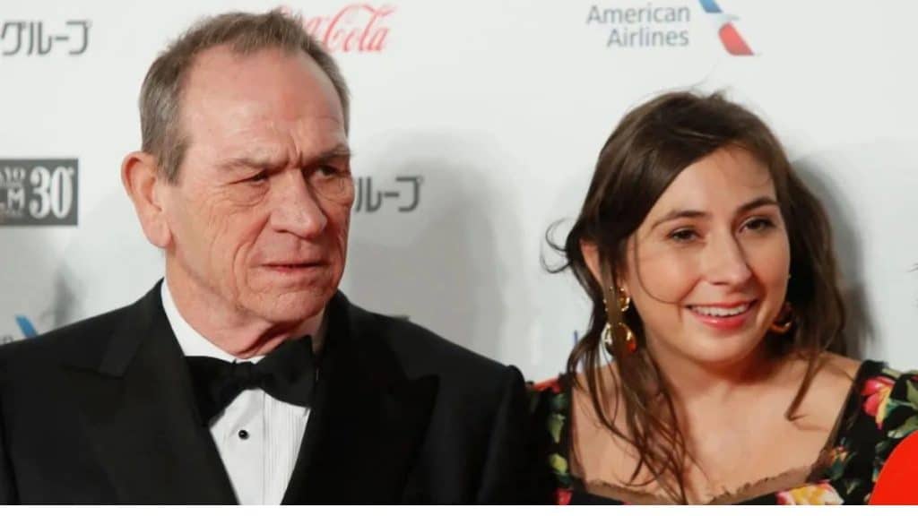 Filha de Tommy Lee Jones, Victoria Jones é encontrada morta aos 34 anos